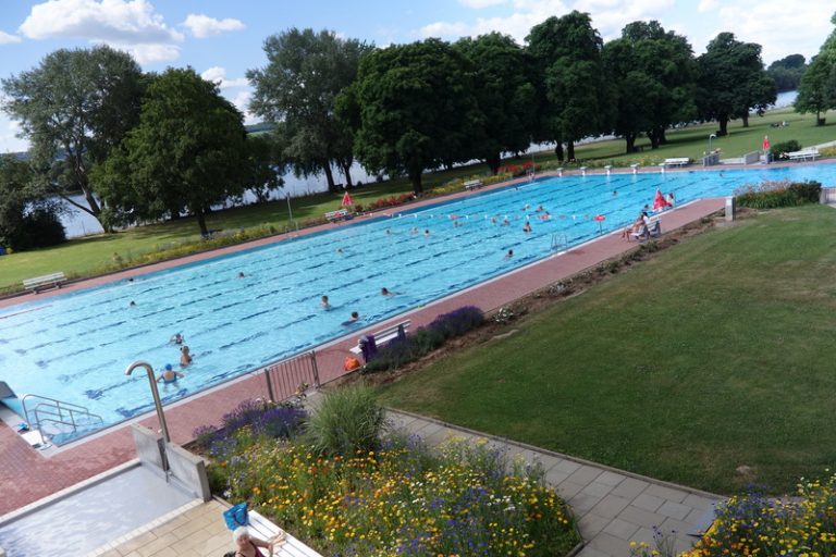 Das Rosenbad eröffnet › Rheingauprinzessin